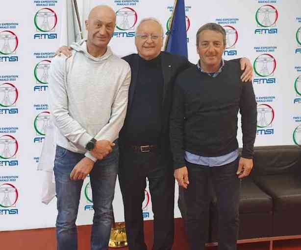Silvio 'Gnaro' Mondinelli e Roberto Manni verso il Makalu (8.463 m ...