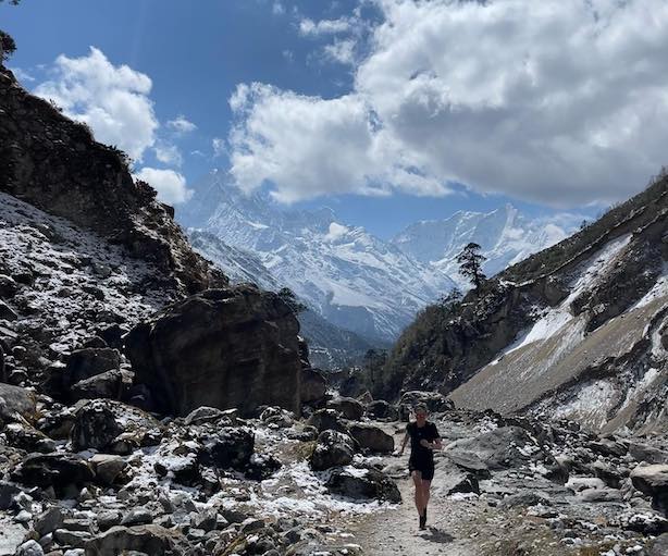 Everest: Kilian Jornet corre da Namche Bazar a Campo 2 | MountainBlogMountainBlog | The Outdoor ...