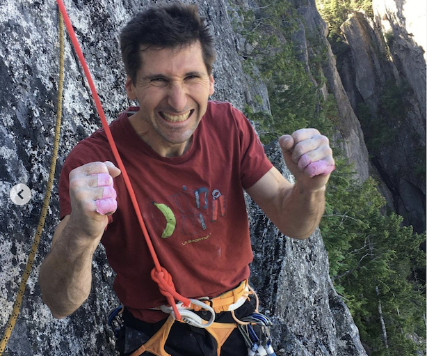 Didier Berthod libera "The Crack of Destiny" (8c/+ trad) a Squamish in ...
