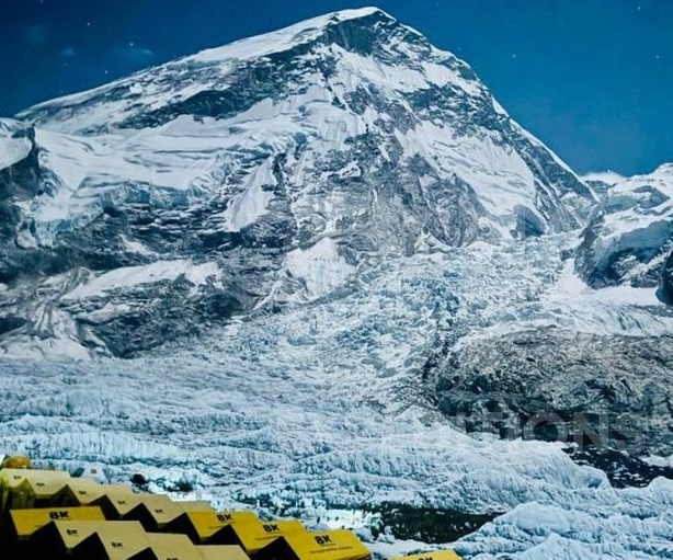 Indiano muore nel tentativo di scalare l'Everest | MountainBlogMountainBlog | The Outdoor ...